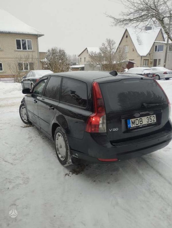 Melns Volvo V50 2008 Kauņa, ar dzinēja tilpumu 1.56 L un nobraukumu 233 tūkst. km par 2200 €, foto 3 vietnē AUTOMOTO.COM.LV