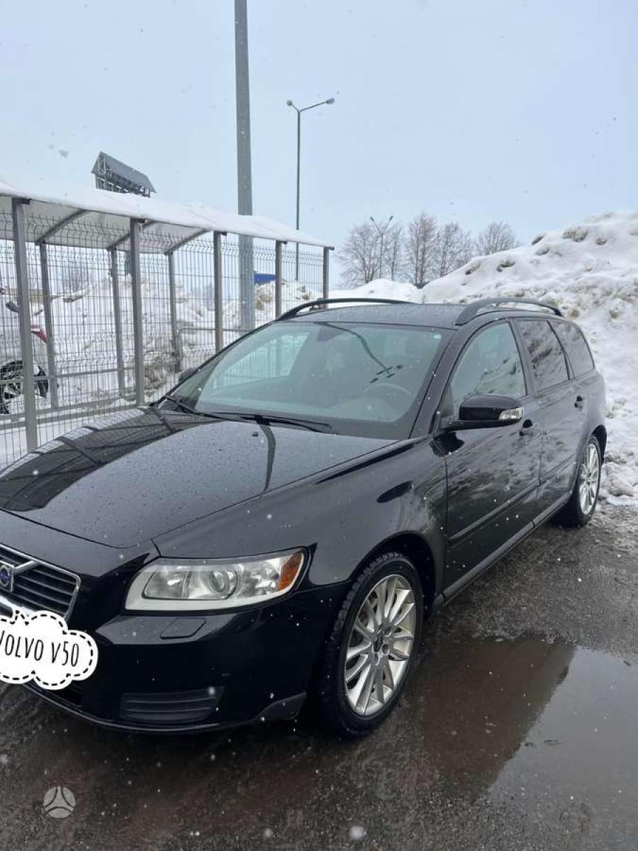 Melns Volvo V50 2008 Klaipėda, ar dzinēja tilpumu 1.80 L un nobraukumu 3 tūkst. km par 2800 €, foto 3 vietnē AUTOMOTO.COM.LV