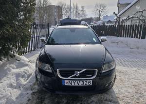 Melns Volvo V50 2008 Jurbarkas, ar dzinēja tilpumu 2.00 L un nobraukumu 215 tūkst. km par 2700 €, foto 2 vietnē AUTOMOTO.COM.LV
