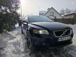 Melns Volvo V50 2008 Jurbarkas, ar dzinēja tilpumu 2.00 L un nobraukumu 215 tūkst. km par 2700 €, foto 3 vietnē AUTOMOTO.COM.LV