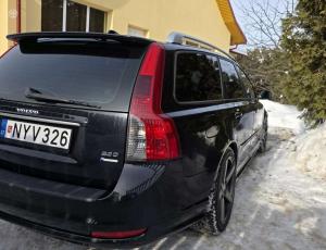 Melns Volvo V50 2008 Jurbarkas, ar dzinēja tilpumu 2.00 L un nobraukumu 215 tūkst. km par 2700 €, foto 4 vietnē AUTOMOTO.COM.LV
