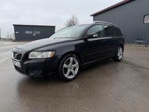 Melns Volvo V50 2008 Tauragė, ar dzinēja tilpumu 2.00 L un nobraukumu 470 tūkst. km par 1200 €, foto 2 vietnē AUTOMOTO.COM.LV