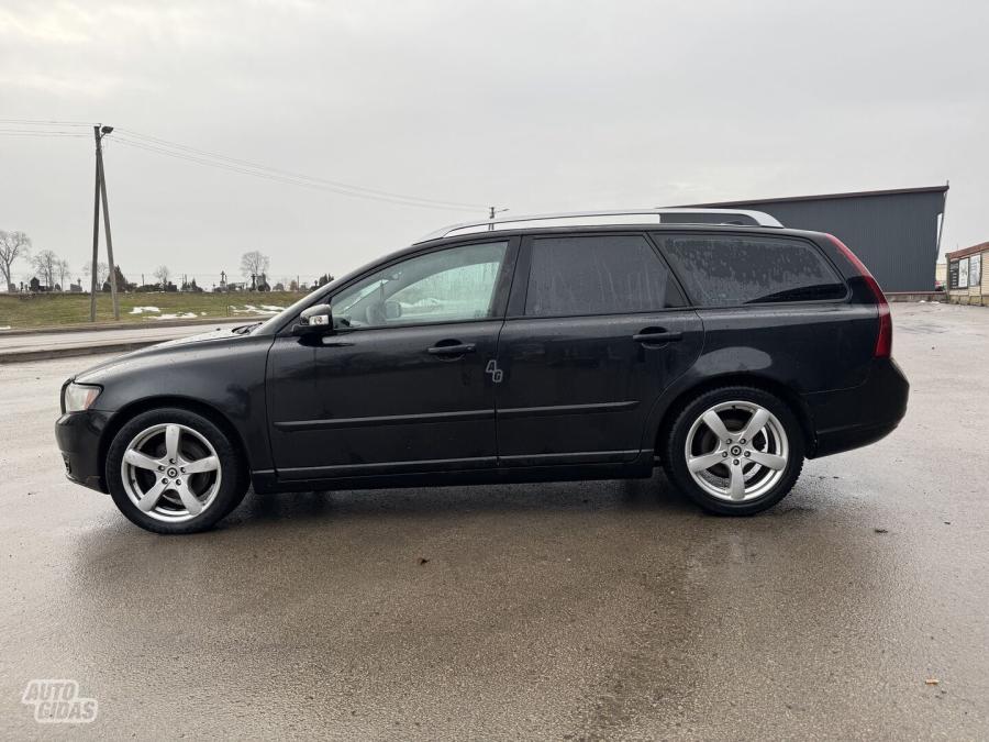 Melns Volvo V50 2008 Tauragė, ar dzinēja tilpumu 2.00 L un nobraukumu 470 tūkst. km par 1200 €, foto 6 vietnē AUTOMOTO.COM.LV