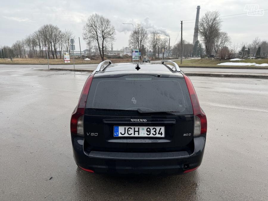 Melns Volvo V50 2008 Tauragė, ar dzinēja tilpumu 2.00 L un nobraukumu 470 tūkst. km par 1200 €, foto 7 vietnē AUTOMOTO.COM.LV