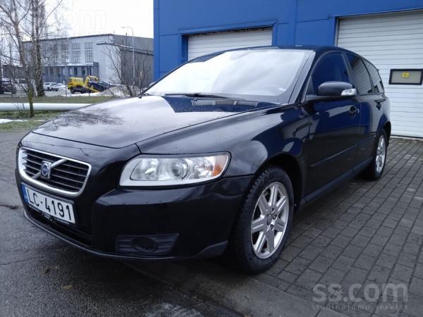 Black Volvo V50 2008 in Riga, with an engine capacity of 1.60 L and mileage of 260 thousand km for 2500 €, photo 1 on AUTOMOTO.COM.LV