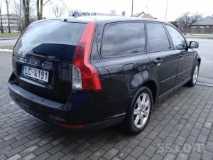 Melns Volvo V50 2008 Rīga, ar dzinēja tilpumu 1.60 L un nobraukumu 260 tūkst. km par 2500 €, foto 3 vietnē AUTOMOTO.COM.LV