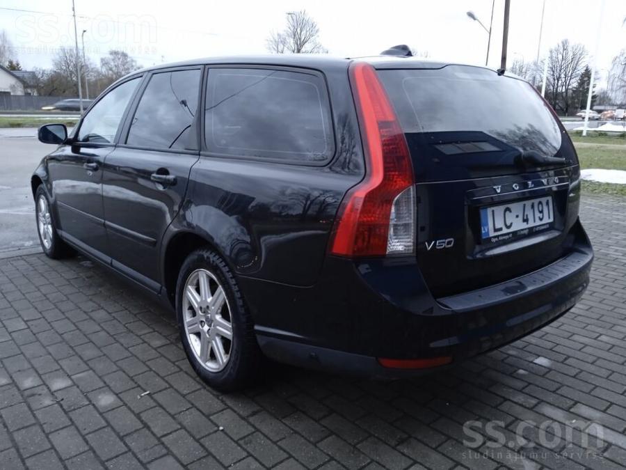 Melns Volvo V50 2008 Rīga, ar dzinēja tilpumu 1.60 L un nobraukumu 260 tūkst. km par 2500 €, foto 4 vietnē AUTOMOTO.COM.LV