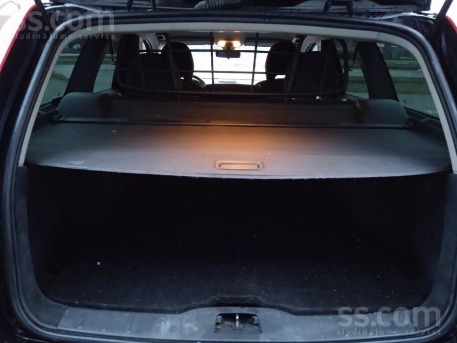 Melns Volvo V50 2008 Rīga, ar dzinēja tilpumu 1.60 L un nobraukumu 260 tūkst. km par 2500 €, foto 13 vietnē AUTOMOTO.COM.LV