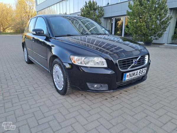 Melns Volvo V50 2008 Telšiai, ar dzinēja tilpumu 2.00 L un nobraukumu 295 tūkst. km par 2150 €, foto 1 vietnē AUTOMOTO.COM.LV