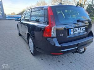 Черный Вольво В50 2008 в Тельшяй, объемом двигателя 2.00 л и пробегом 295 тыс. км за 2150 €, фото 5 на AUTOMOTO.COM.LV