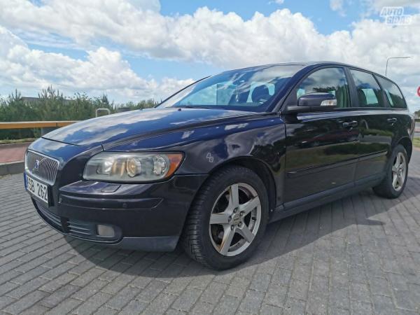 Black Volvo V50 2008 in Raseiniai, with an engine capacity of 2.00 L and mileage of 366 thousand km for 1450 €, photo 2 on AUTOMOTO.COM.LV