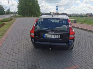 Черный Вольво В50 2008 в Расейняй, объемом двигателя 2.00 л и пробегом 366 тыс. км за 1450 €, фото 4 на AUTOMOTO.COM.LV