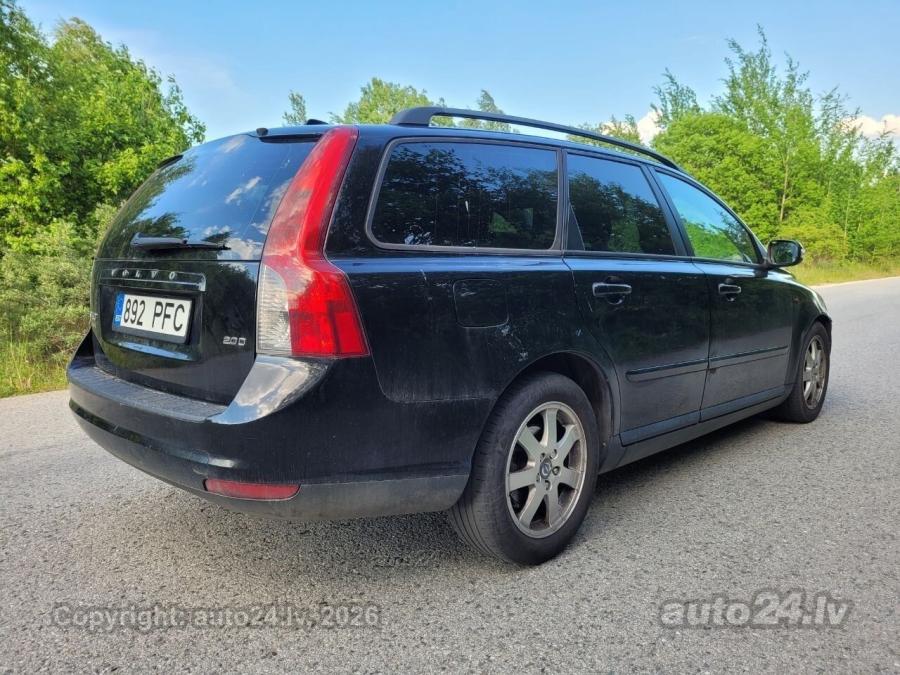 Black Volvo V50 2008 in Tallinn, with an engine capacity of 2.00 L and mileage of 425 thousand km for 1300 €, photo 7 on AUTOMOTO.COM.LV
