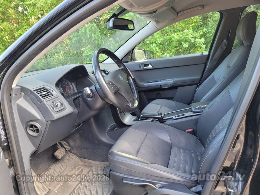 Black Volvo V50 2008 in Tallinn, with an engine capacity of 2.00 L and mileage of 425 thousand km for 1300 €, photo 8 on AUTOMOTO.COM.LV