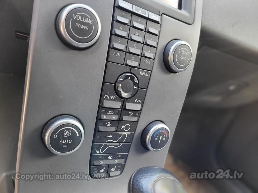 Black Volvo V50 2008 in Tallinn, with an engine capacity of 2.00 L and mileage of 425 thousand km for 1300 €, photo 10 on AUTOMOTO.COM.LV