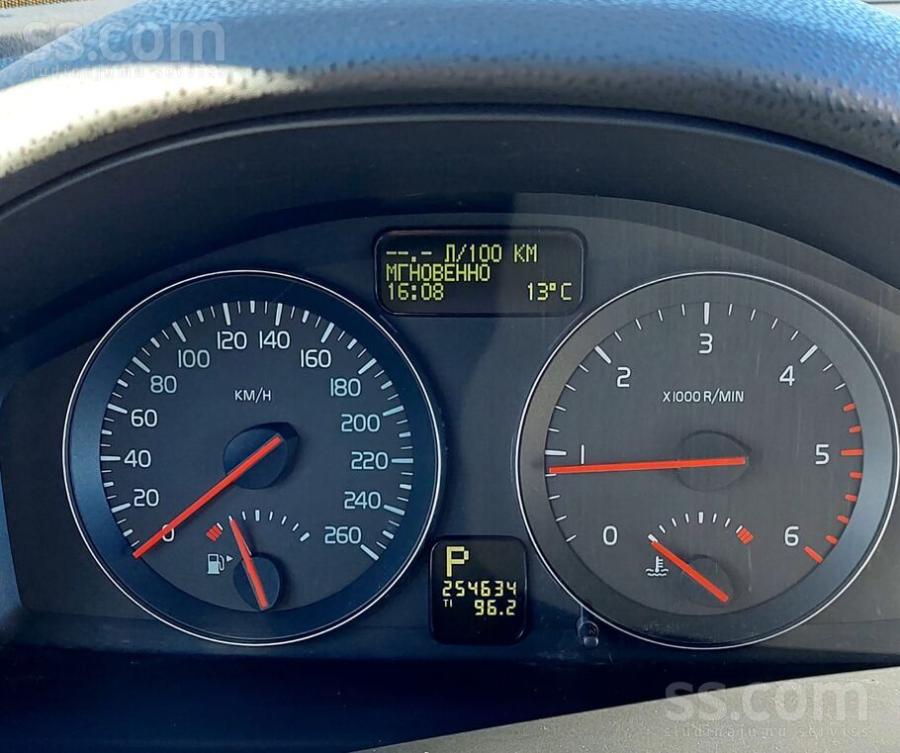 Melns Volvo V50 2008 Bauska, ar dzinēja tilpumu 2.00 L un nobraukumu 255 tūkst. km par 3900 €, foto 5 vietnē AUTOMOTO.COM.LV