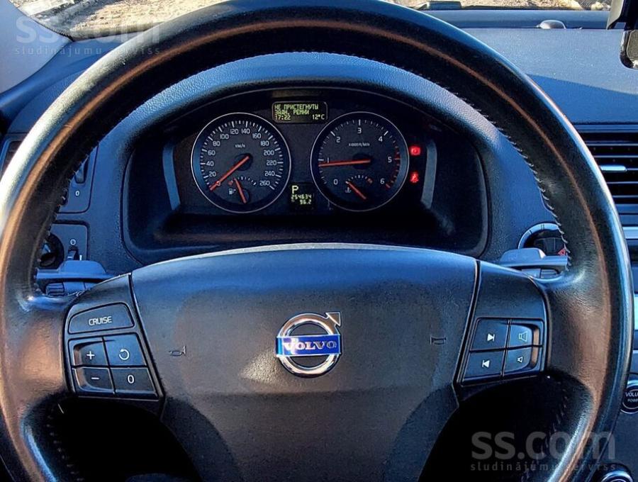 Melns Volvo V50 2008 Bauska, ar dzinēja tilpumu 2.00 L un nobraukumu 255 tūkst. km par 3900 €, foto 7 vietnē AUTOMOTO.COM.LV