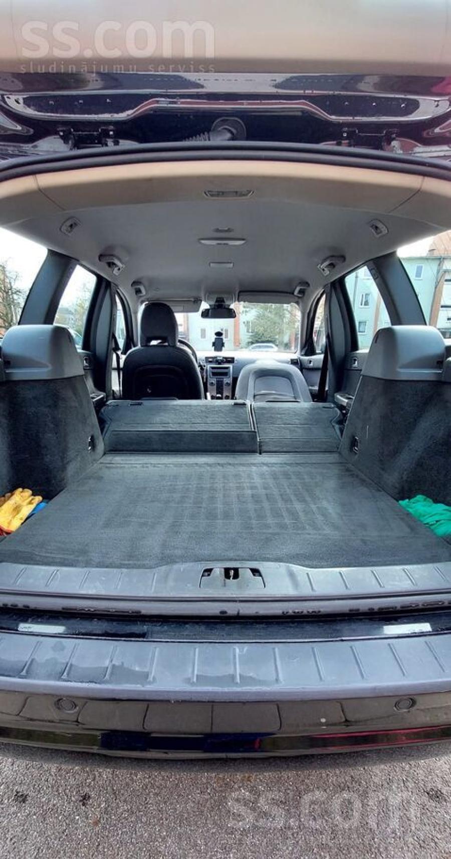 Melns Volvo V50 2008 Bauska, ar dzinēja tilpumu 2.00 L un nobraukumu 255 tūkst. km par 3900 €, foto 14 vietnē AUTOMOTO.COM.LV