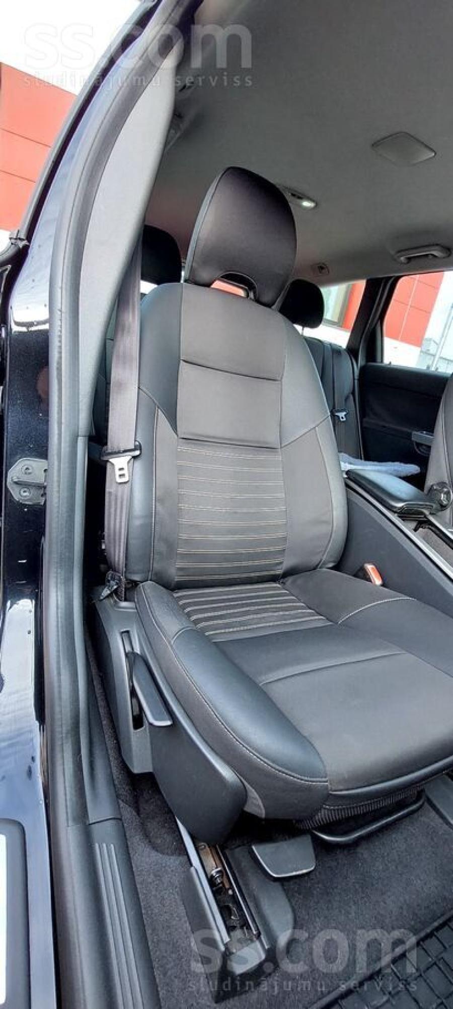 Melns Volvo V50 2008 Bauska, ar dzinēja tilpumu 2.00 L un nobraukumu 255 tūkst. km par 3900 €, foto 17 vietnē AUTOMOTO.COM.LV