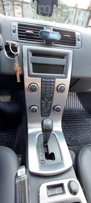 Melns Volvo V50 2008 Bauska, ar dzinēja tilpumu 2.00 L un nobraukumu 255 tūkst. km par 3900 €, foto 18 vietnē AUTOMOTO.COM.LV