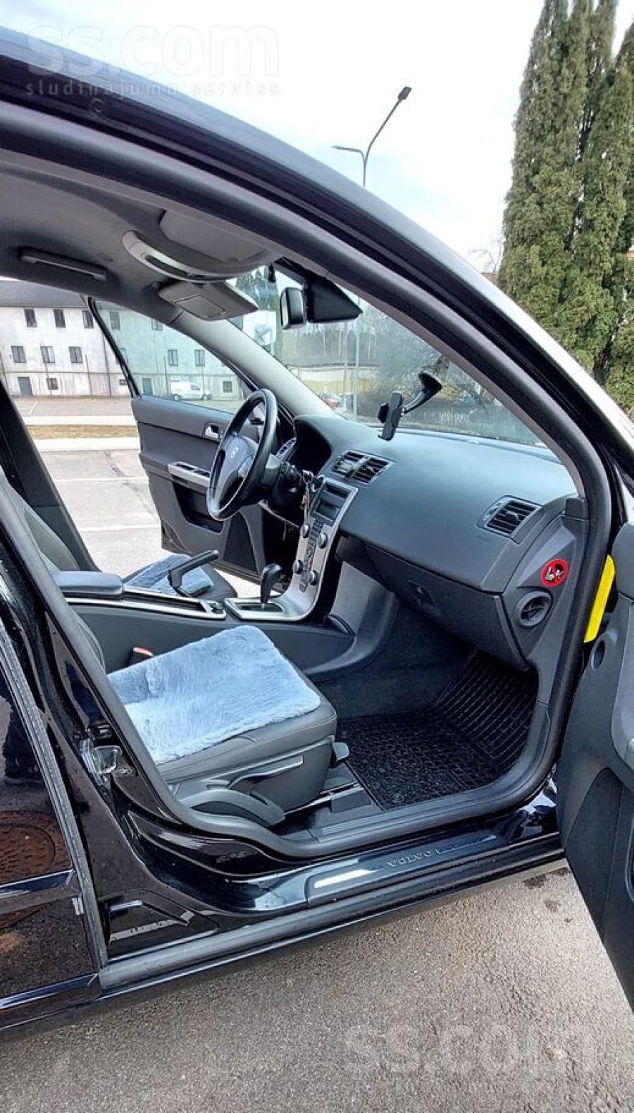 Melns Volvo V50 2008 Bauska, ar dzinēja tilpumu 2.00 L un nobraukumu 255 tūkst. km par 3900 €, foto 20 vietnē AUTOMOTO.COM.LV