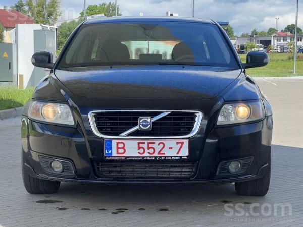 Melns Volvo V50 2008 Rēzekne, ar dzinēja tilpumu 2.00 L un nobraukumu 365 tūkst. km par 2300 €, foto 1 vietnē AUTOMOTO.COM.LV