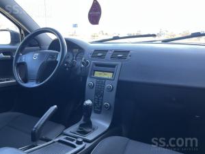 Черный Вольво В50 2008 в Резекне, объемом двигателя 2.00 л и пробегом 365 тыс. км за 2300 €, фото 8 на AUTOMOTO.COM.LV