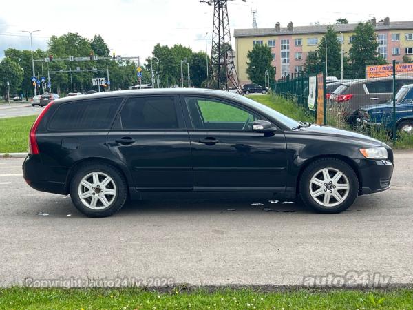 Черный Вольво В50 2008 в Нарва, объемом двигателя 1.60 л и пробегом 315 тыс. км за 999 €, фото 2 на AUTOMOTO.COM.LV