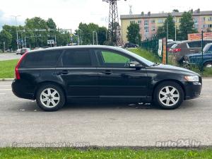 Black Volvo V50 2008 in Narva, with an engine capacity of 1.60 L and mileage of 315 thousand km for 999 €, photo 3 on AUTOMOTO.COM.LV