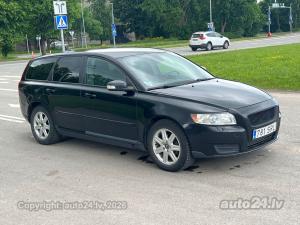 Black Volvo V50 2008 in Narva, with an engine capacity of 1.60 L and mileage of 315 thousand km for 999 €, photo 4 on AUTOMOTO.COM.LV