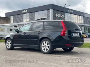 Black Volvo V50 2008 in Narva, with an engine capacity of 1.60 L and mileage of 315 thousand km for 999 €, photo 7 on AUTOMOTO.COM.LV