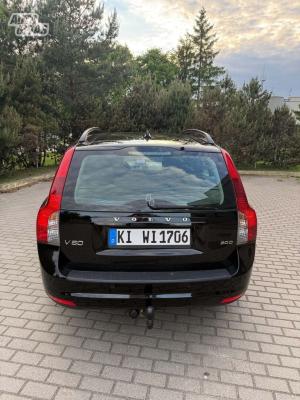 Melns Volvo V50 2008 Mažeikiai, ar dzinēja tilpumu 2.00 L un nobraukumu 274 tūkst. km par 2750 €, foto 8 vietnē AUTOMOTO.COM.LV