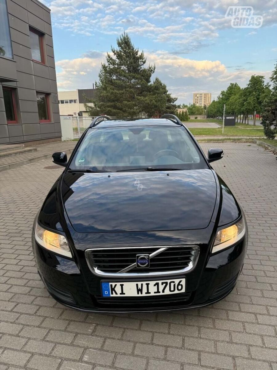 Melns Volvo V50 2008 Mažeikiai, ar dzinēja tilpumu 2.00 L un nobraukumu 274 tūkst. km par 2750 €, foto 9 vietnē AUTOMOTO.COM.LV