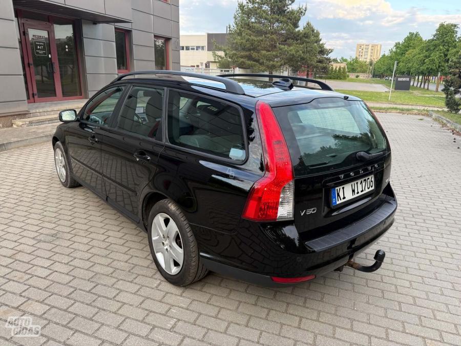 Melns Volvo V50 2008 Mažeikiai, ar dzinēja tilpumu 2.00 L un nobraukumu 274 tūkst. km par 2750 €, foto 18 vietnē AUTOMOTO.COM.LV