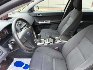Melns Volvo V50 2008 Mažeikiai, ar dzinēja tilpumu 2.00 L un nobraukumu 274 tūkst. km par 2750 €, foto 32 vietnē AUTOMOTO.COM.LV