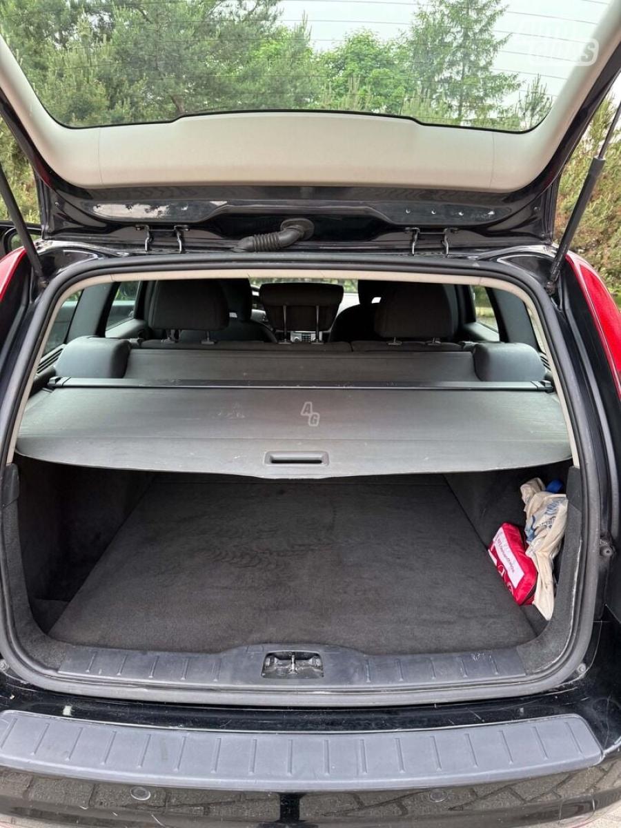 Melns Volvo V50 2008 Mažeikiai, ar dzinēja tilpumu 2.00 L un nobraukumu 274 tūkst. km par 2750 €, foto 33 vietnē AUTOMOTO.COM.LV