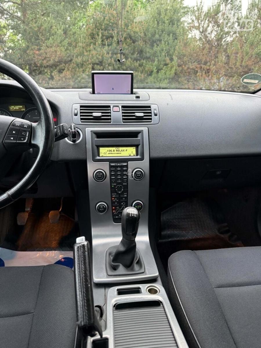 Melns Volvo V50 2008 Mažeikiai, ar dzinēja tilpumu 2.00 L un nobraukumu 274 tūkst. km par 2750 €, foto 35 vietnē AUTOMOTO.COM.LV