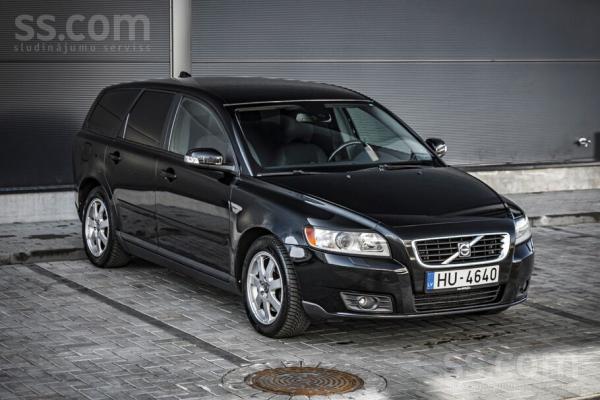 Black Volvo V50 2008 in Riga, with an engine capacity of 2.00 L and mileage of 0 thousand km for 3950 €, photo 3 on AUTOMOTO.COM.LV