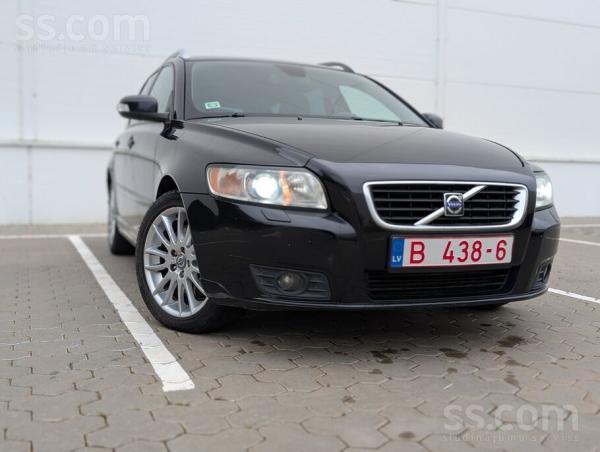 Black Volvo V50 2008 in Riga, with an engine capacity of 2.00 L and mileage of 360 thousand km for 1500 €, photo 3 on AUTOMOTO.COM.LV
