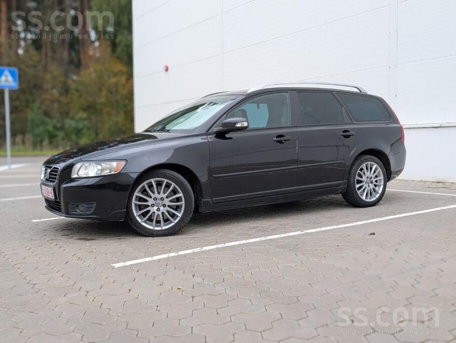Melns Volvo V50 2008 Rīga, ar dzinēja tilpumu 2.00 L un nobraukumu 360 tūkst. km par 1500 €, foto 6 vietnē AUTOMOTO.COM.LV