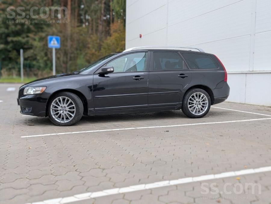 Melns Volvo V50 2008 Rīga, ar dzinēja tilpumu 2.00 L un nobraukumu 360 tūkst. km par 1500 €, foto 7 vietnē AUTOMOTO.COM.LV