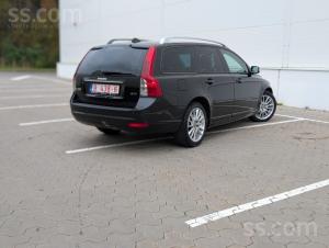 Melns Volvo V50 2008 Rīga, ar dzinēja tilpumu 2.00 L un nobraukumu 360 tūkst. km par 1500 €, foto 8 vietnē AUTOMOTO.COM.LV
