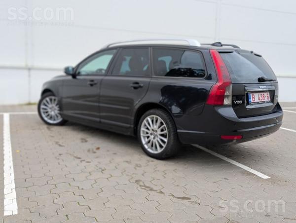 Черный Вольво В50 2008 в Рига, объемом двигателя 2.00 л и пробегом 360 тыс. км за 1500 €, фото 9 на AUTOMOTO.COM.LV