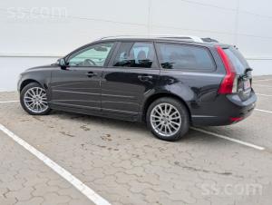 Melns Volvo V50 2008 Rīga, ar dzinēja tilpumu 2.00 L un nobraukumu 360 tūkst. km par 1500 €, foto 11 vietnē AUTOMOTO.COM.LV