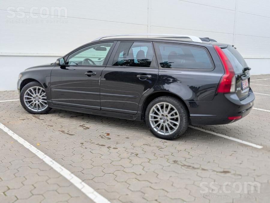 Melns Volvo V50 2008 Rīga, ar dzinēja tilpumu 2.00 L un nobraukumu 360 tūkst. km par 1500 €, foto 11 vietnē AUTOMOTO.COM.LV