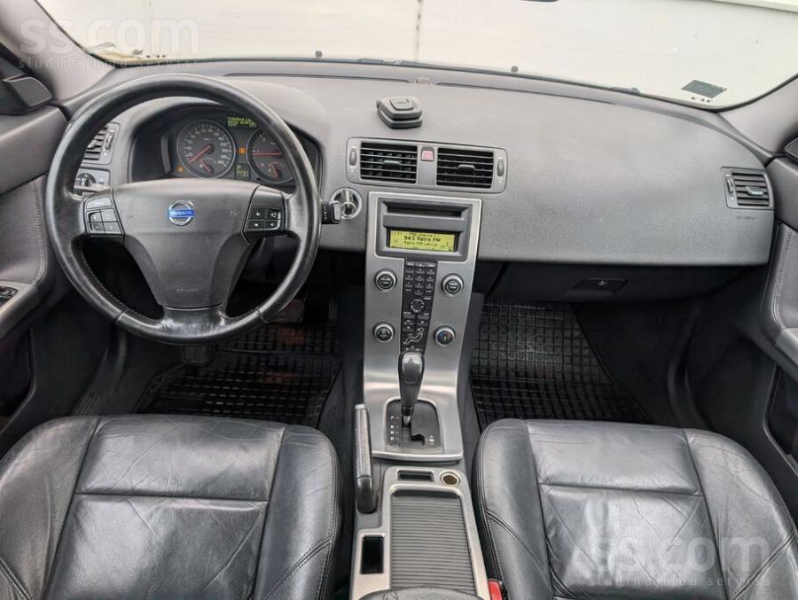 Melns Volvo V50 2008 Rīga, ar dzinēja tilpumu 2.00 L un nobraukumu 360 tūkst. km par 1500 €, foto 16 vietnē AUTOMOTO.COM.LV