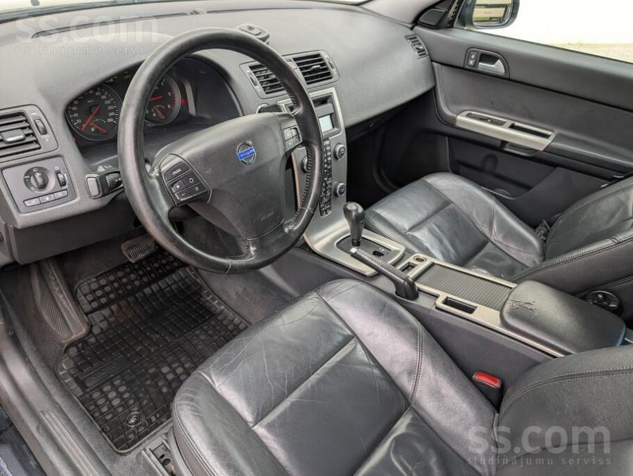 Melns Volvo V50 2008 Rīga, ar dzinēja tilpumu 2.00 L un nobraukumu 360 tūkst. km par 1500 €, foto 17 vietnē AUTOMOTO.COM.LV