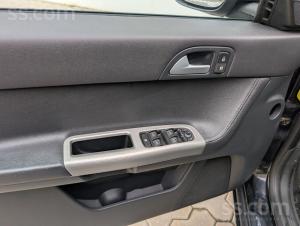 Melns Volvo V50 2008 Rīga, ar dzinēja tilpumu 2.00 L un nobraukumu 360 tūkst. km par 1500 €, foto 19 vietnē AUTOMOTO.COM.LV