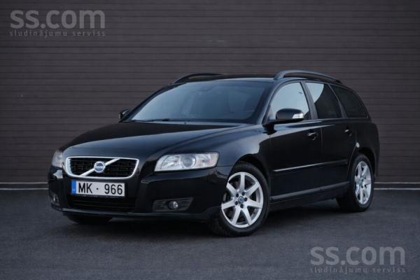Black Volvo V50 2008 in Riga, with an engine capacity of 2.00 L and mileage of 310 thousand km for 3990 €, photo 1 on AUTOMOTO.COM.LV