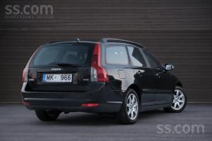Черный Вольво В50 2008 в Рига, объемом двигателя 2.00 л и пробегом 310 тыс. км за 3990 €, фото 4 на AUTOMOTO.COM.LV